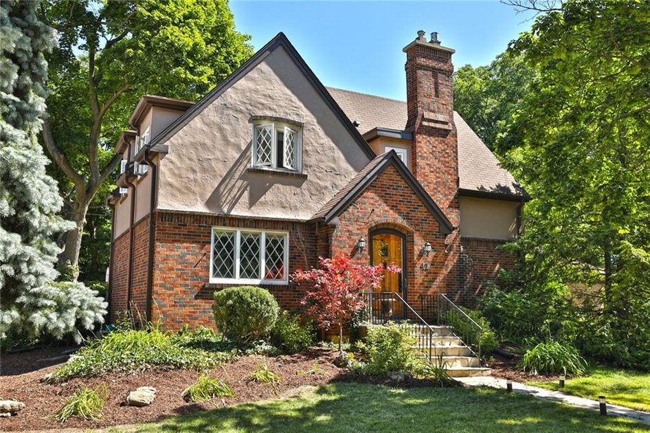 42 Inverness Avenue W, Hamilton