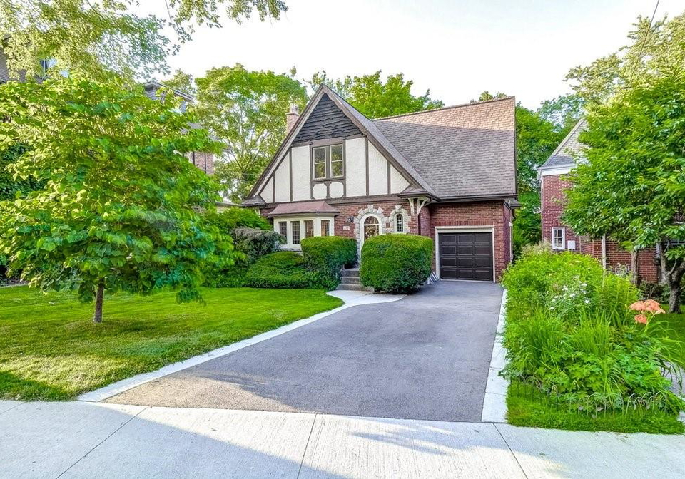 210 Hillcrest Avenue, Hamilton